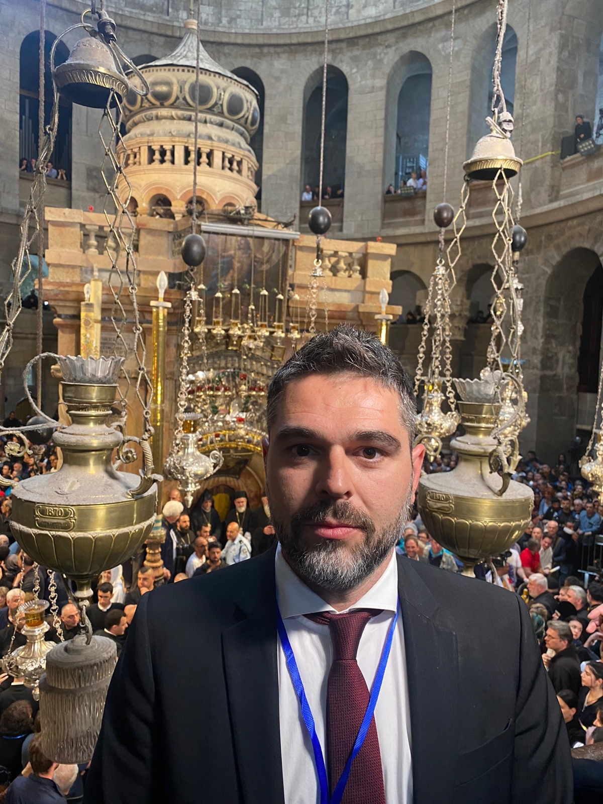 Στα Ιεροσόλυμα για την Τελετή Αφής του Αγίου Φωτός ο Γιάννης Σαρακιώτης ...